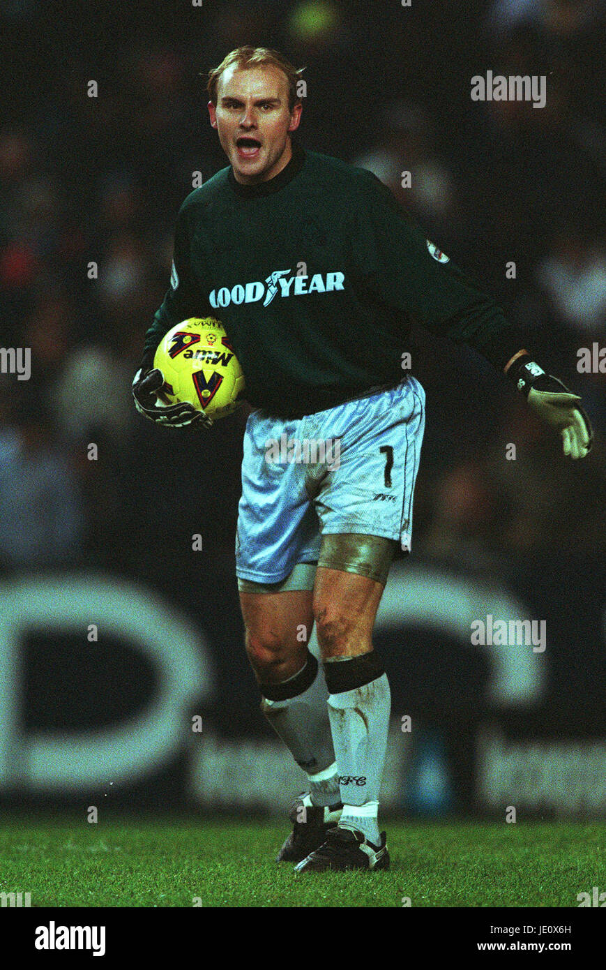 Michael oakes wolverhampton wanderers hi-res stock photography and ...