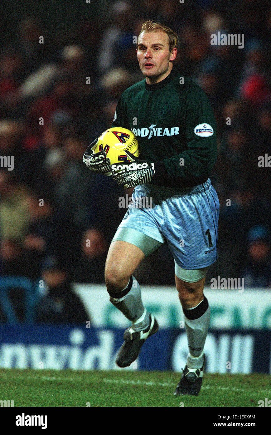 Michael oakes wolverhampton wanderers hi-res stock photography and ...