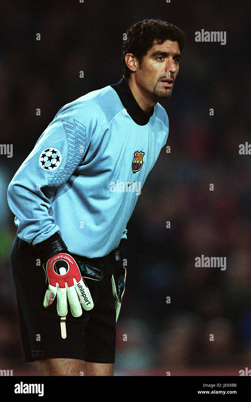 ROBERTO BONANO FC BARCELONA NOU CAMP BARCELONA 05 December 2001 Stock ...