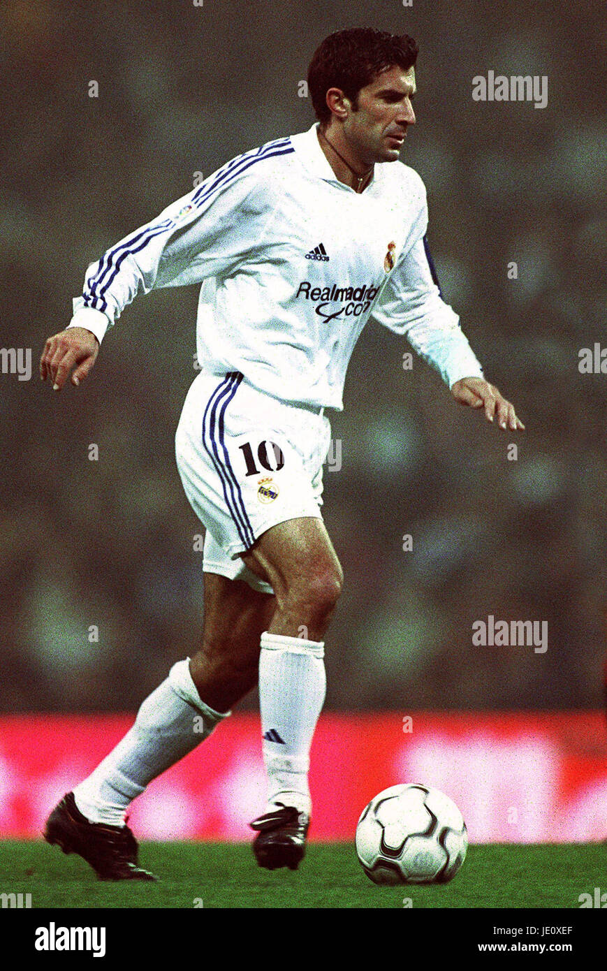 Luis figo real madrid 2001 hi-res stock photography and images - Alamy