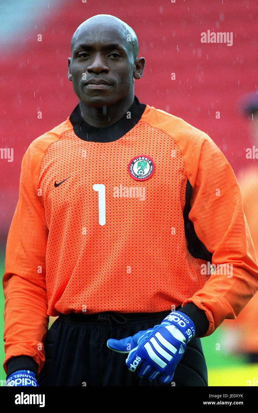 IKE SHORUNMU NIGERIA SOUTHAMPTON ENGLAND 07 October 2001 Stock Photo ...