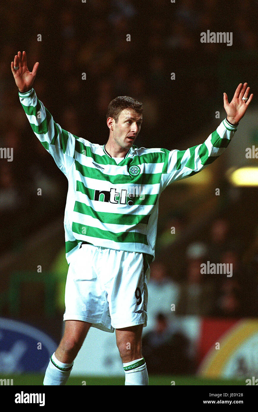 CHRIS SUTTON GLASGOW CELTIC FC CELTIC PARK GLASGOW 31 October 2001 ...