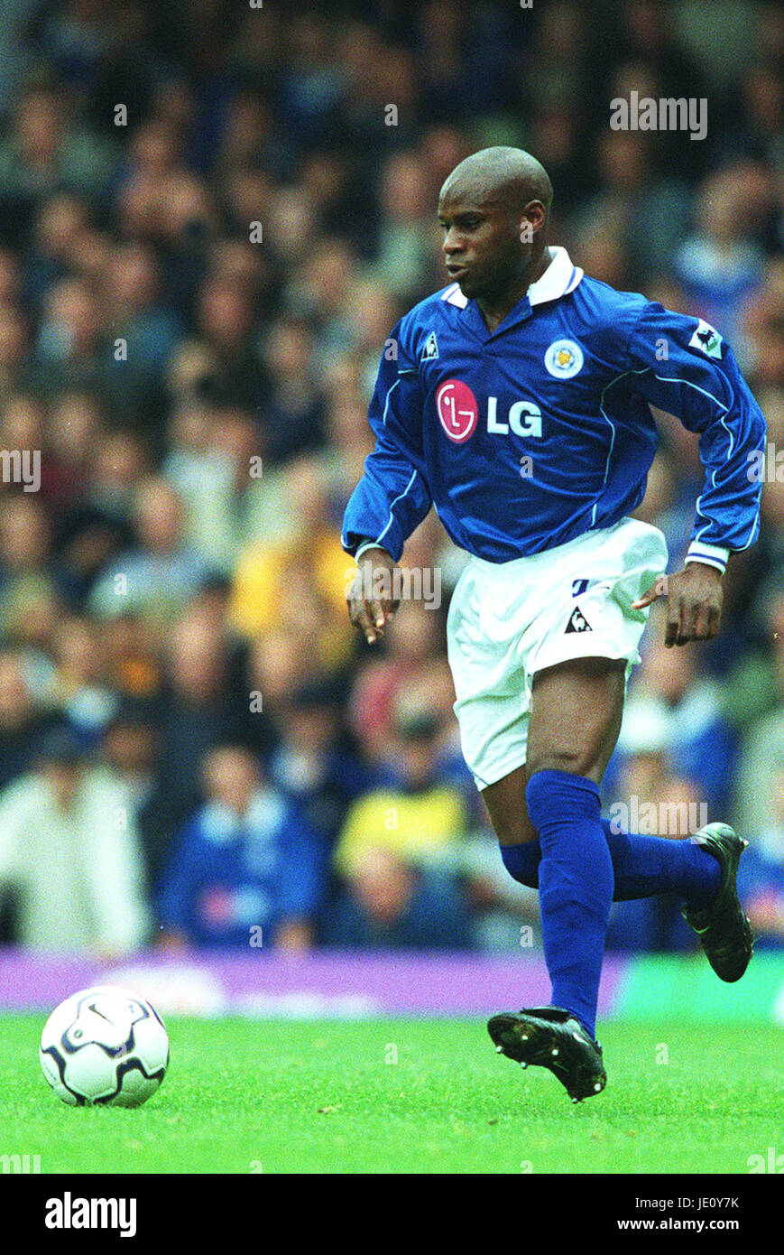 FRANK SINCLAIR LEICESTER CITY FC FILBERT STREET LEICESTER ENGLAND 20 ...