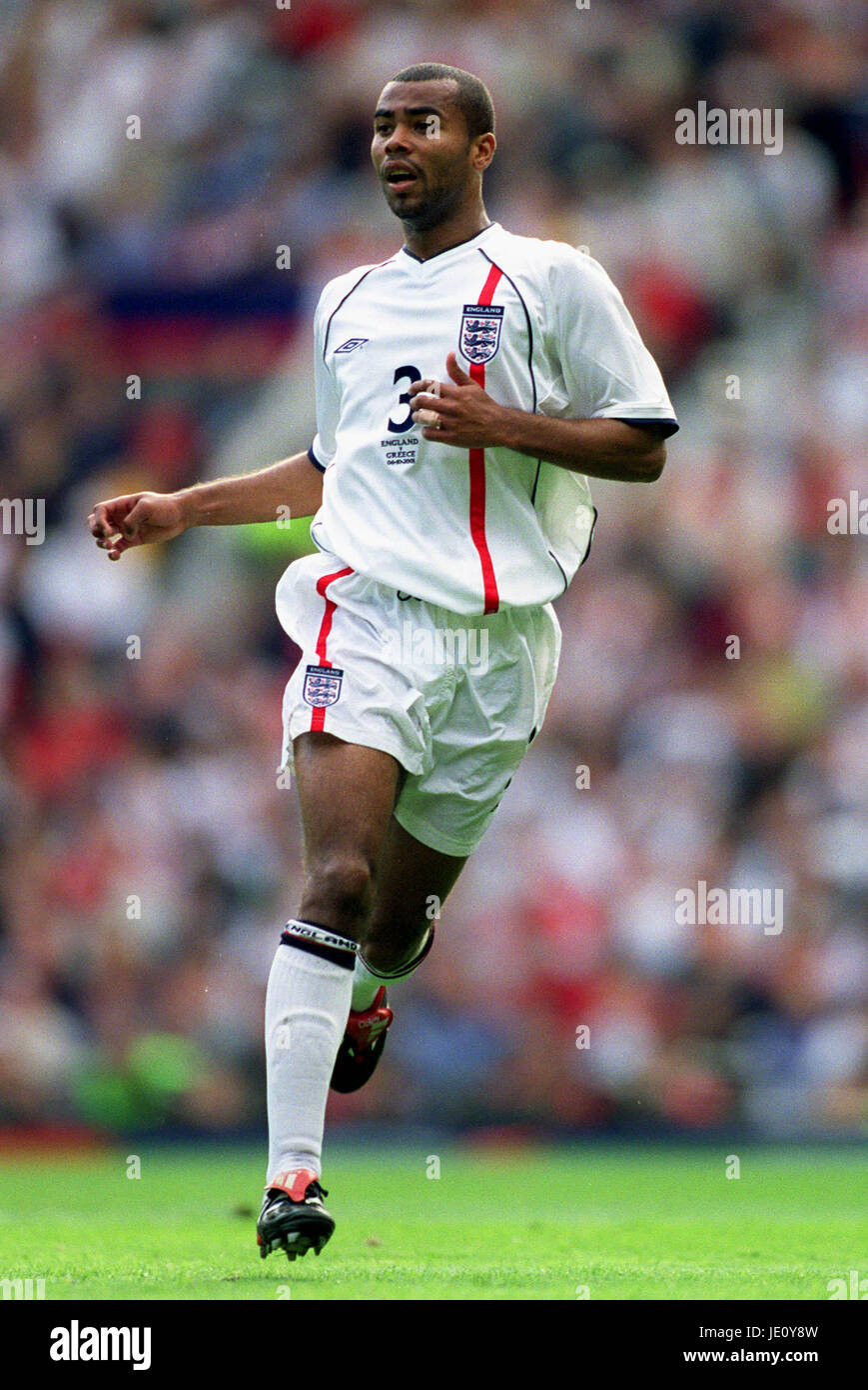 ASHLEY COLE ENGLAND & ARSENAL FC MANCHESTER ENGLAND OLD TRAFFORD 06 ...