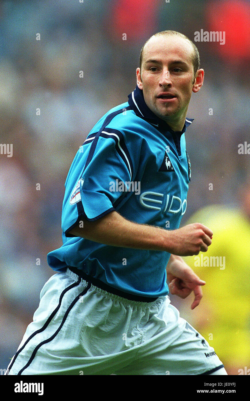 Manchester city fc 2001 hi-res stock photography and images - Alamy