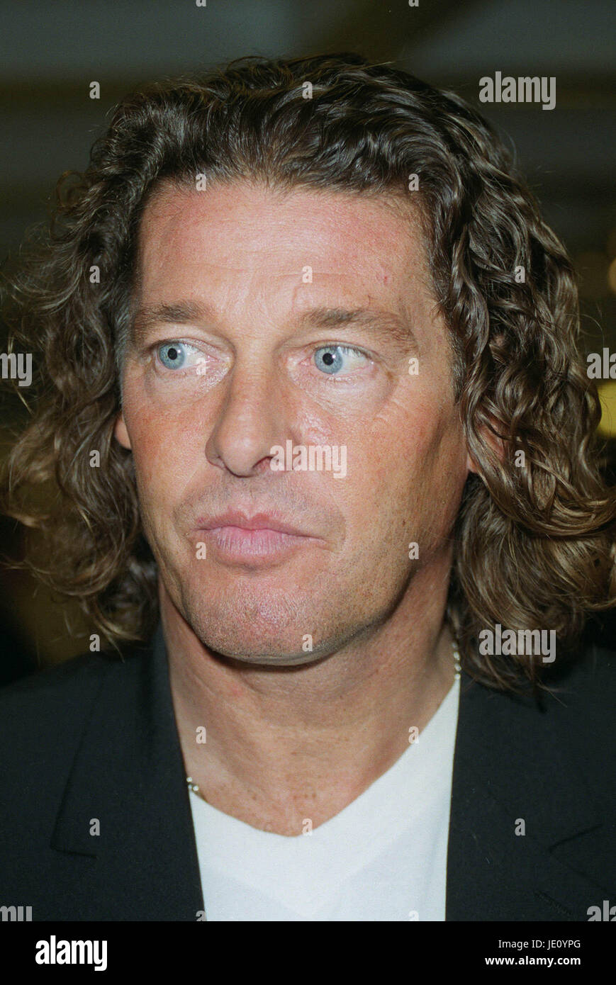 BRUNO METSU SENEGAL COACH LENS LENS FRANCE 04 October 2001 Stock Photo ...