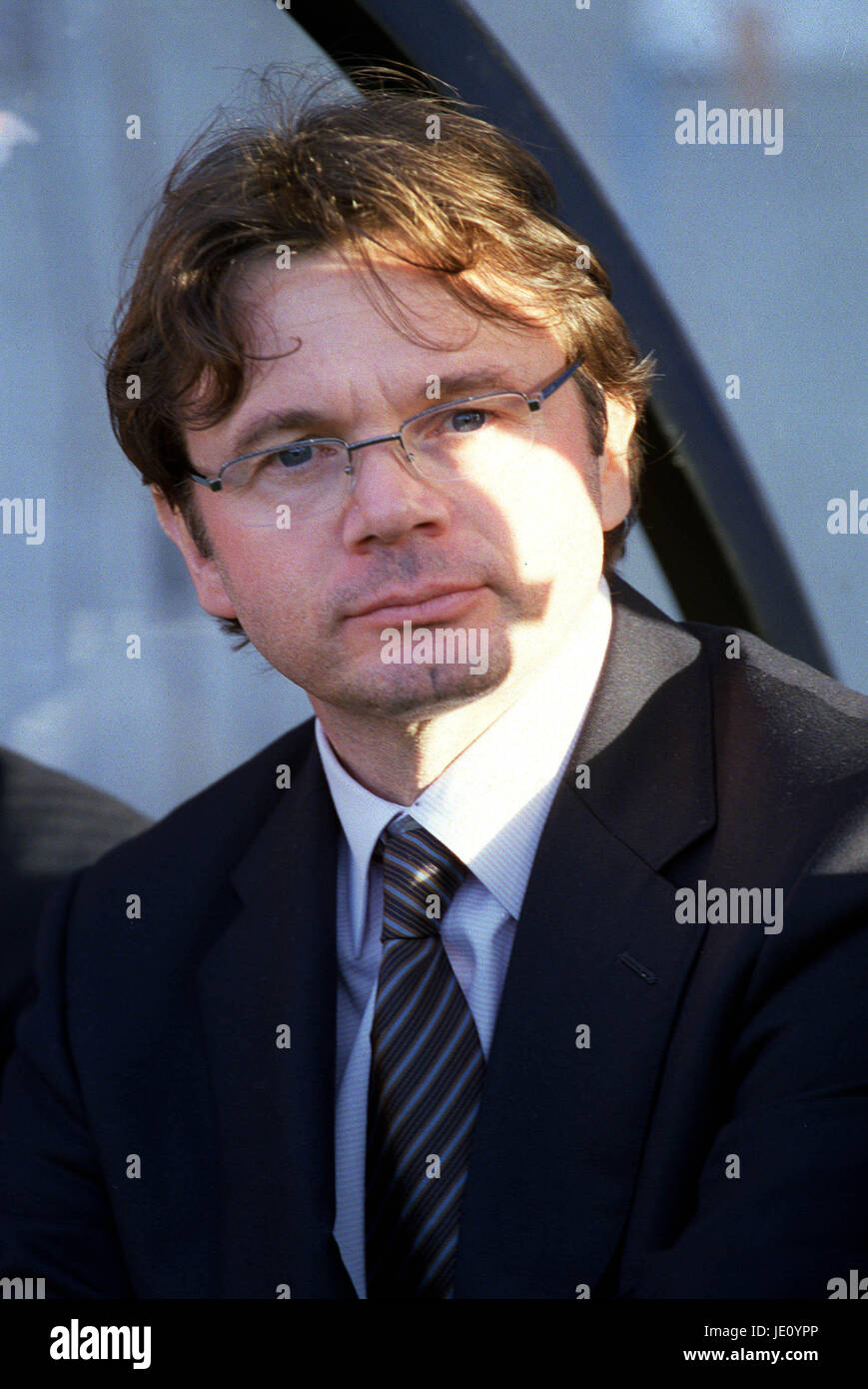 PHILIPPE TROUSSIER JAPAN COACH LENS LENS FRANCE 04 October 2001 Stock ...