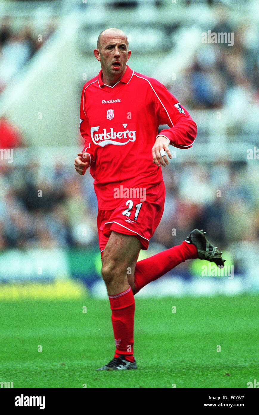 GARY MCALLISTER LIVERPOOL FC ST.JAMES PARK NEWCASTLE 30 September 2001 ...
