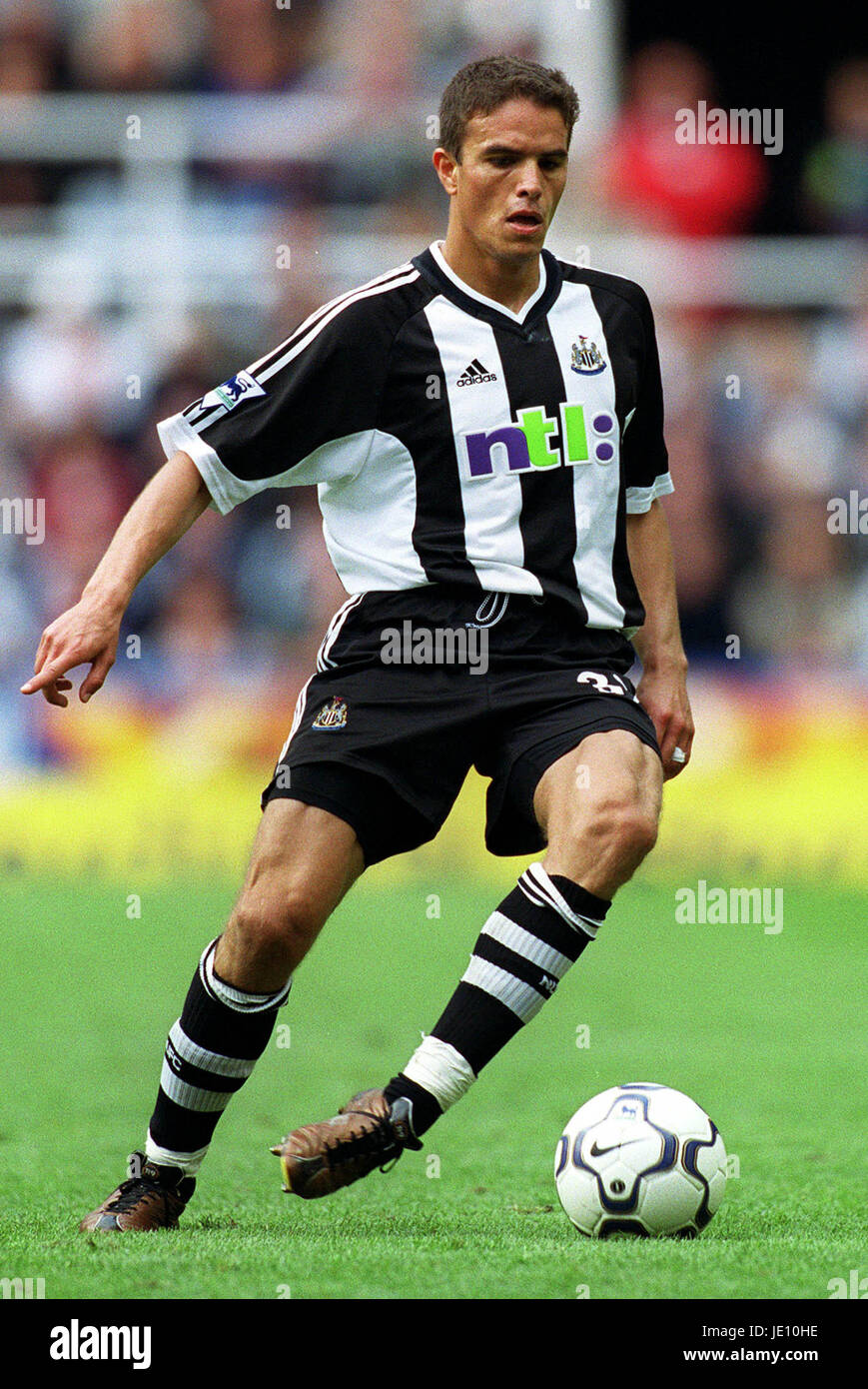 LAURENT ROBERT NEWCASTLE UNITED FC ST JAMES PARK NEWCASTLE ENGLAND 15 September 2001 Stock Photo ...