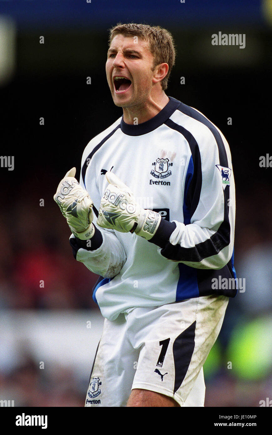 PAUL GERRARD EVERTON FC GOODISON PARK EVERTON 15 September 2001 Stock ...