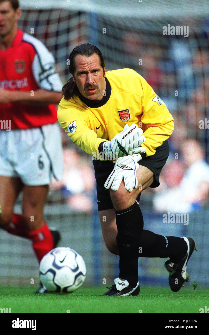 DAVID SEAMAN ARSENAL FC STAMFORD BRIDGE LONDON ENGLAND 08 September ...
