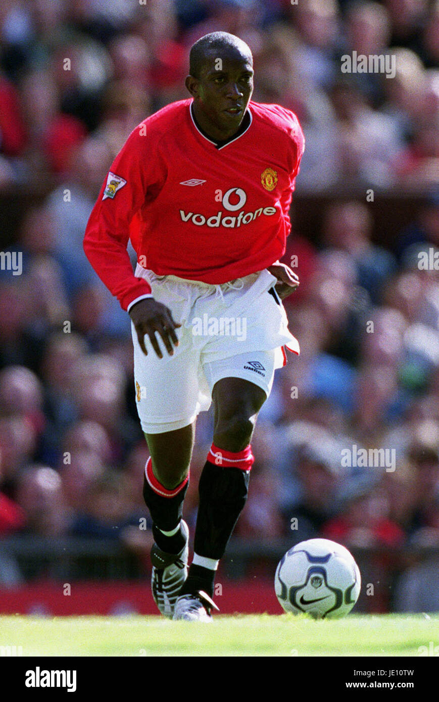 Dwight yorke manchester united 2001 hi-res stock photography and images ...