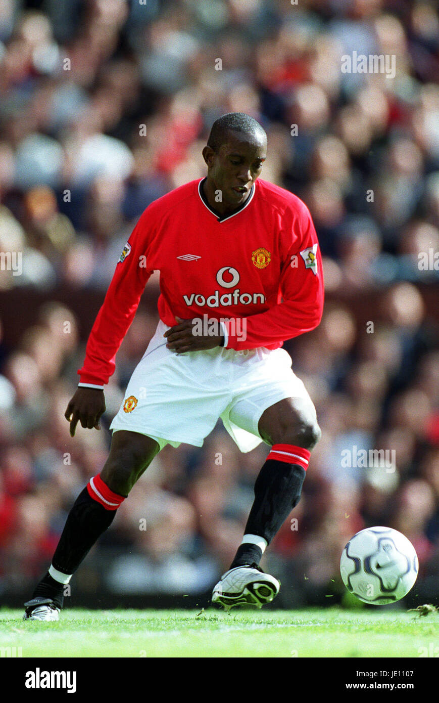 Dwight yorke manchester united 2001 hi-res stock photography and images ...