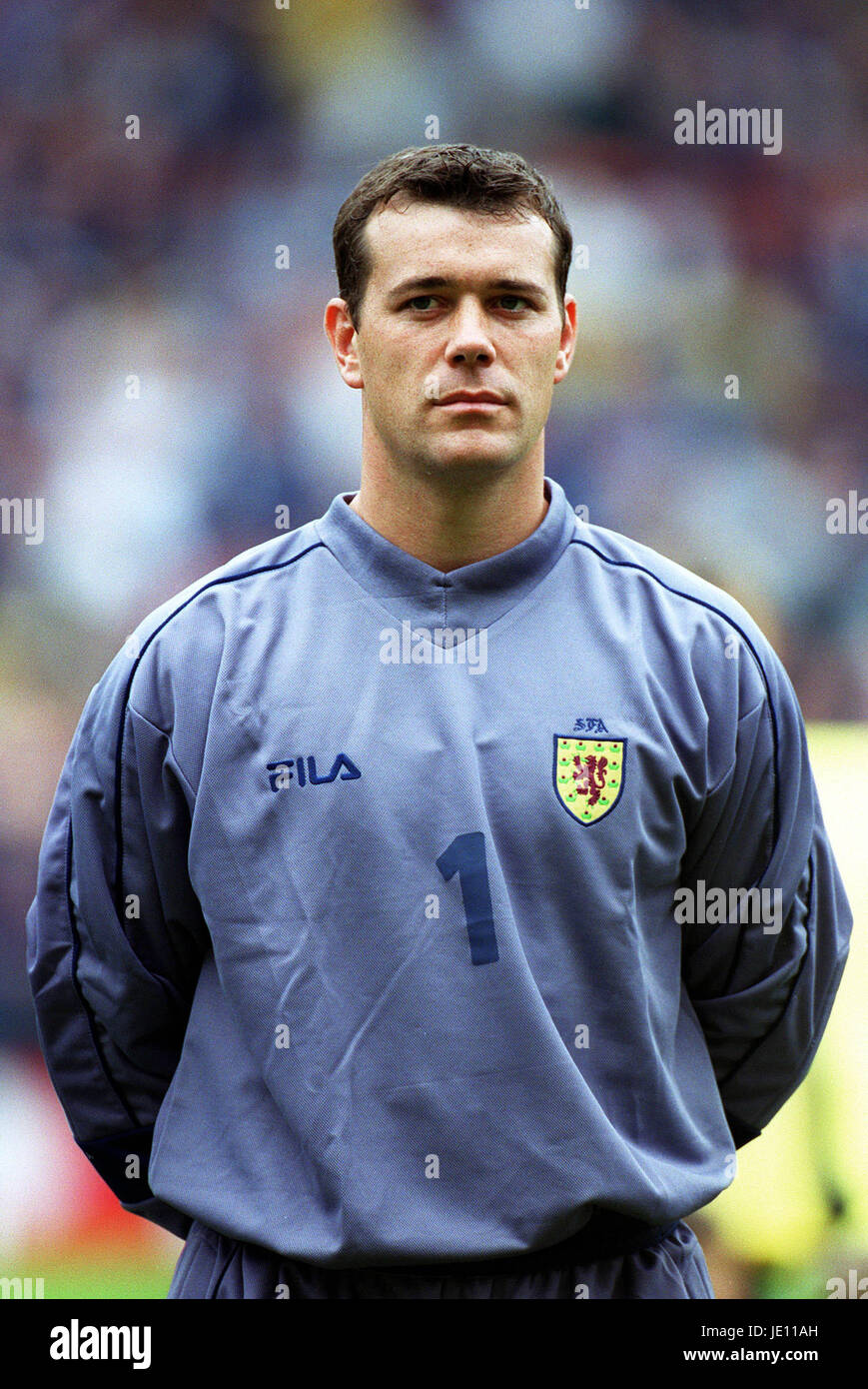 NEIL SULLIVAN SCOTLAND & TOTTENHAM HOTSPUR HAMPDEN PARK GLASGOW 01 ...