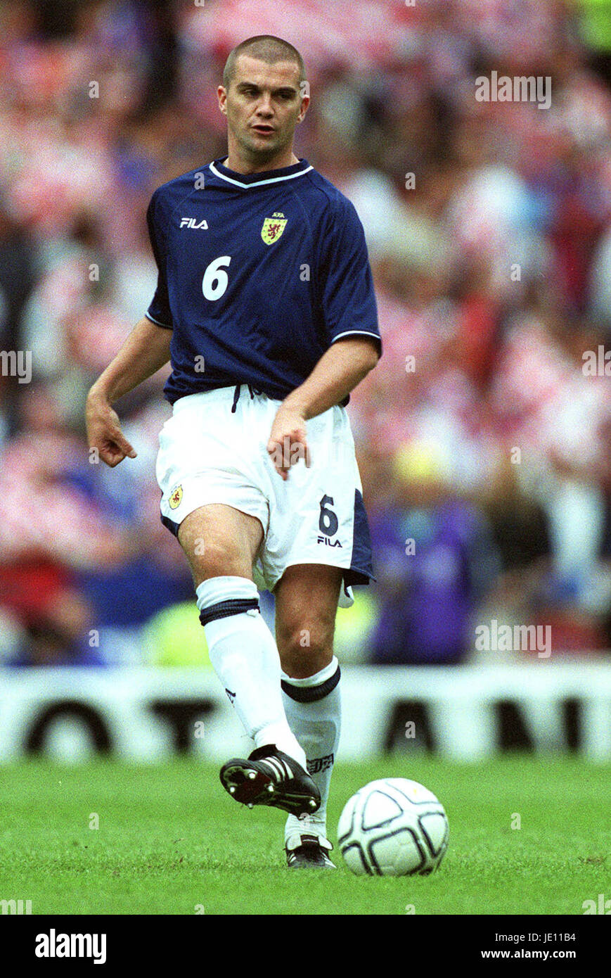 DOMINIC MATTEO SCOTLAND & LEEDS UNITED FC HAMPDEN PARK GLASGOW 01 ...