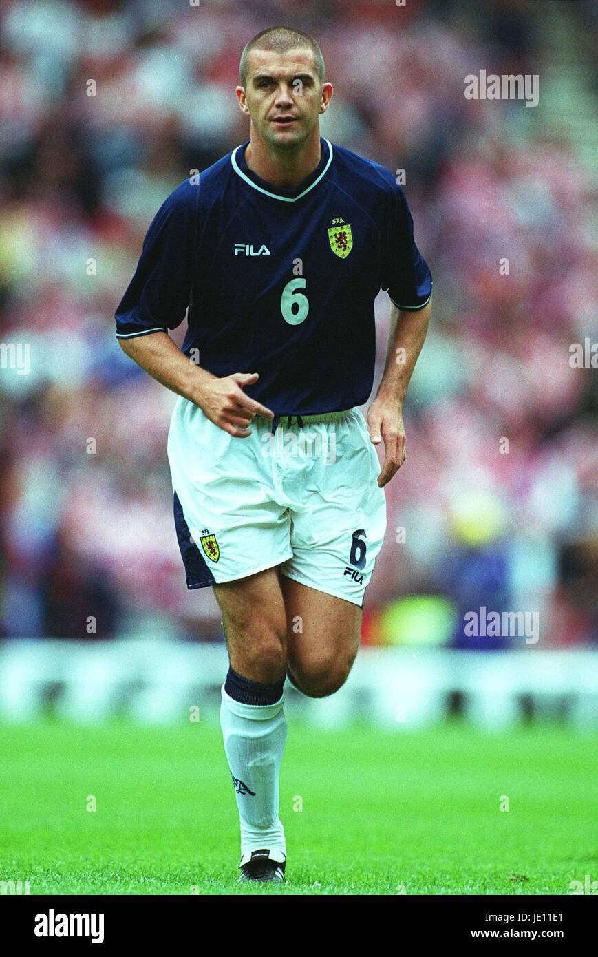 DOMINIC MATTEO SCOTLAND & LEEDS UNITED FC HAMPDEN PARK GLASGOW 01 ...