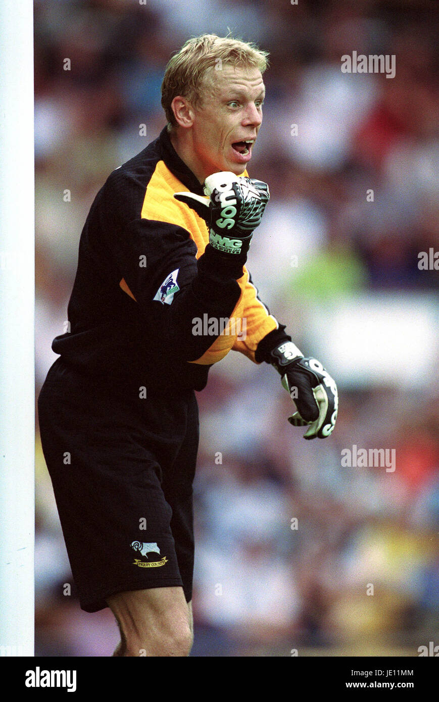 MART POOM DERBY COUNTY FC PRIDE PARK DERBY ENGLAND 18 August 2001 Stock ...