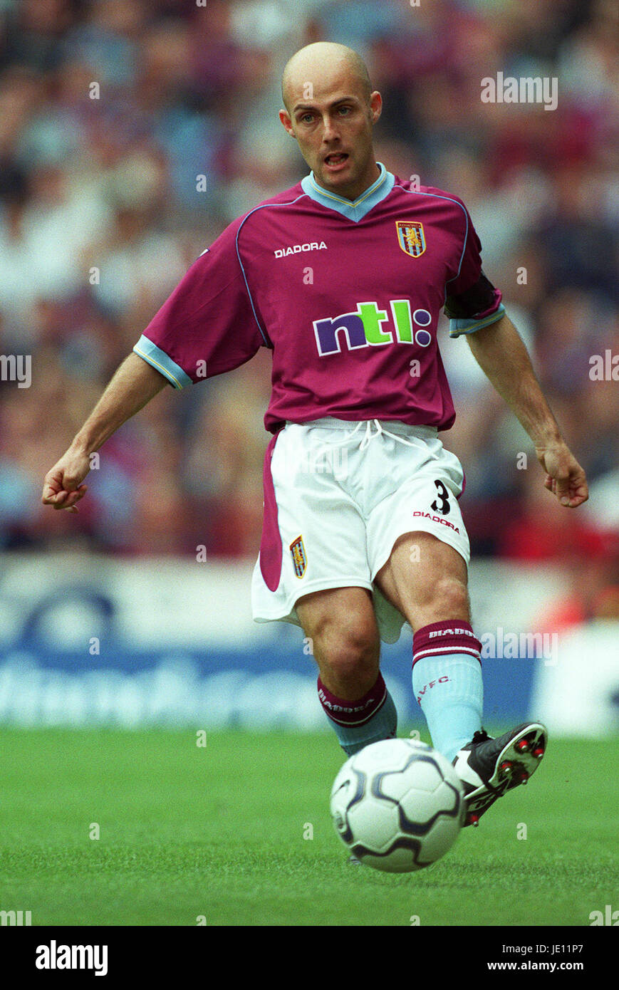 ALAN WRIGHT ASTON VILLA FC ASTON VILLA V MANCHESTER UTD VILLA PARK ...