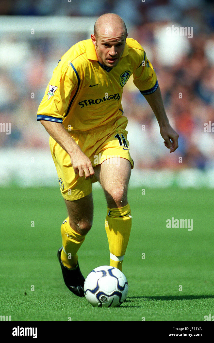 DANNY MILLS LEEDS UNITED FC UPTON PARK LONDON ENGLAND 25 August 2001 ...