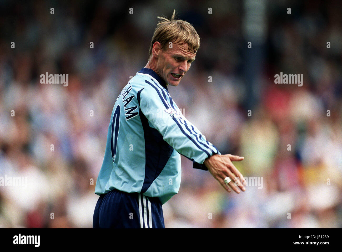 Teddy sheringham 2001 hi-res stock photography and images - Alamy