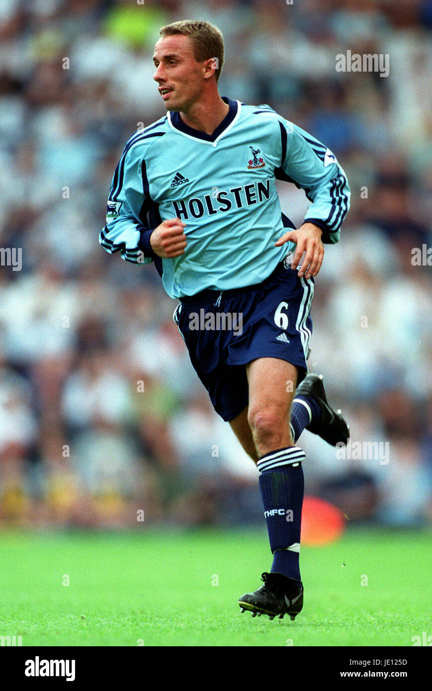CHRIS PERRY . TOTTENHAM HOTSPUR FC 25 August 2001 Stock Photo - Alamy