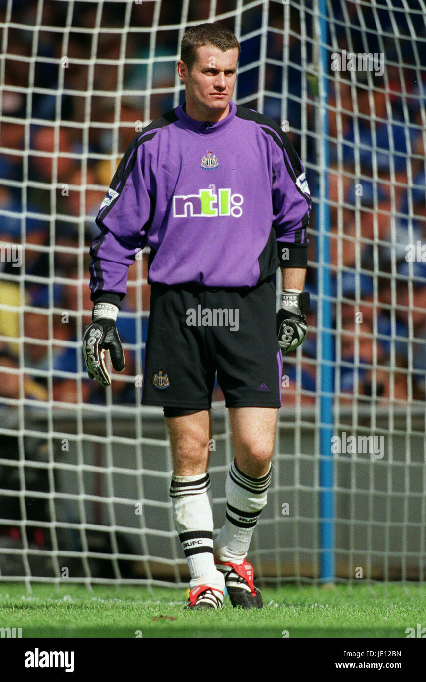 SHAY GIVEN NEWCASTLE UNITED FC 19 August 2001 Stock Photo - Alamy