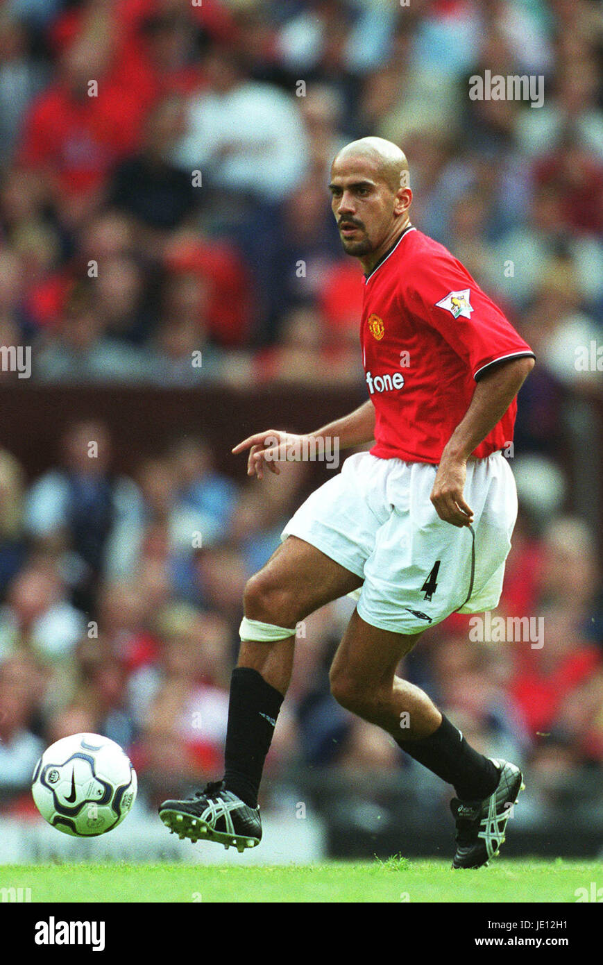 Veron manchester united 2001 hi-res stock photography and images - Alamy