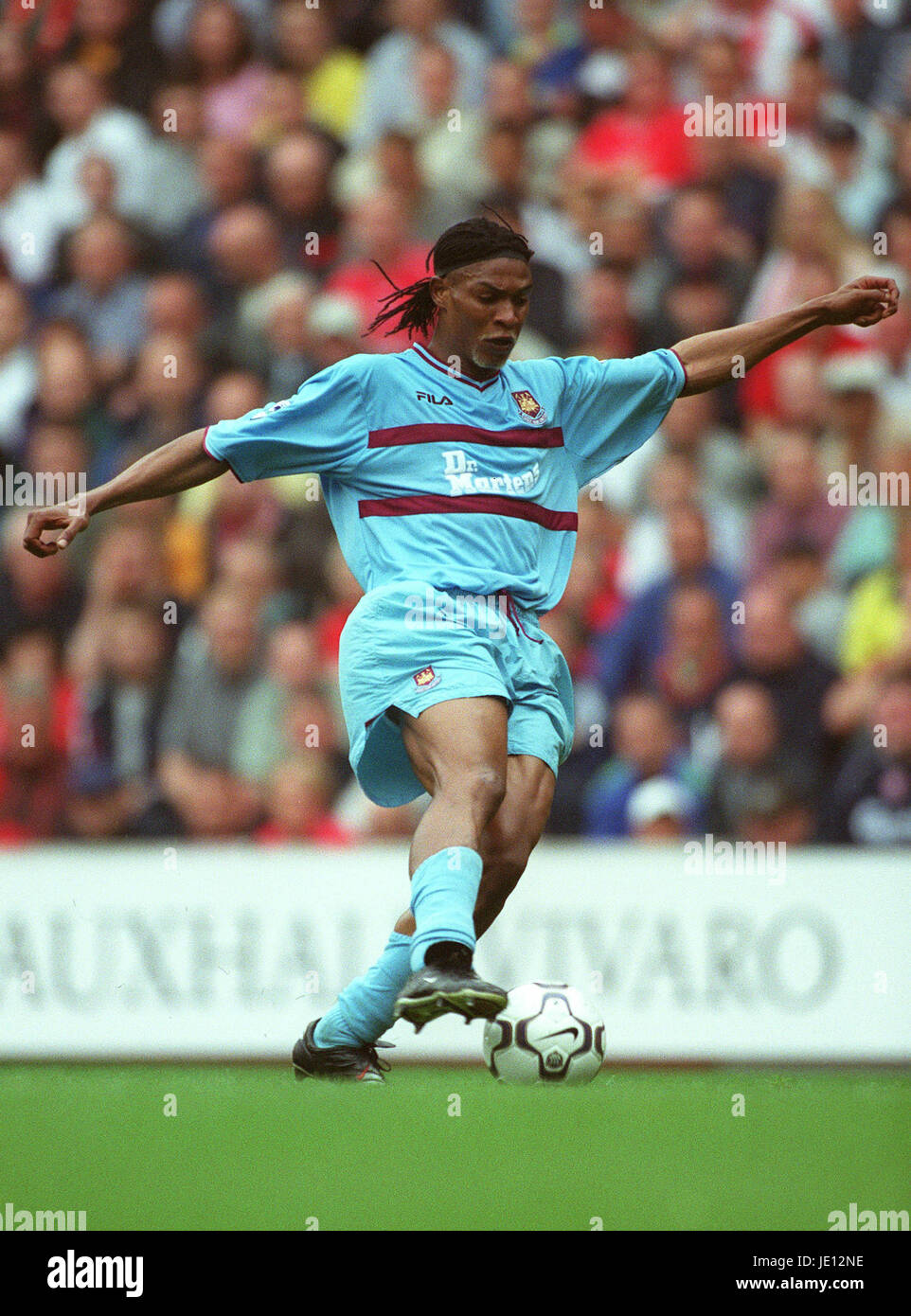 Rigobert Song Liverpool High Resolution Stock Photography and Images ...