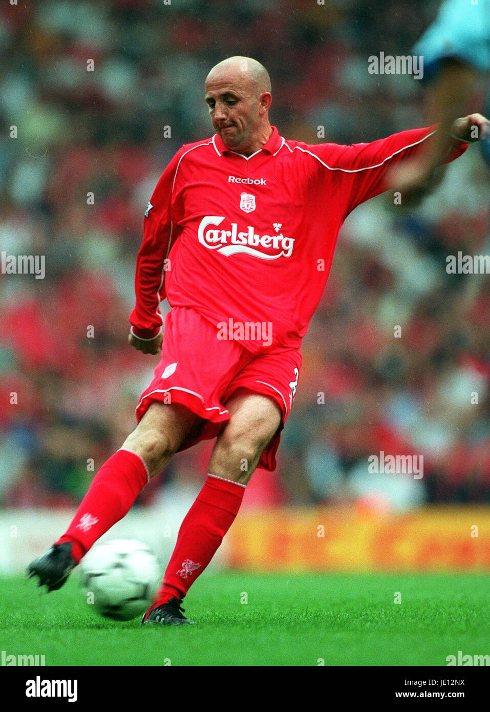 GARY MCALLISTER LIVERPOOL FC ANFIELD LIVERPOOL ENGLAND 18 August 2001 ...