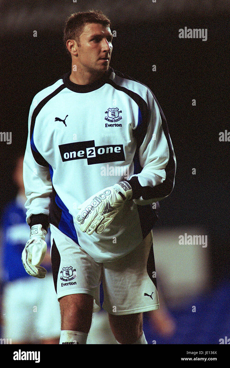 PAUL GERRARD EVERTON FC GOODISON PARK 14 August 2001 Stock Photo - Alamy