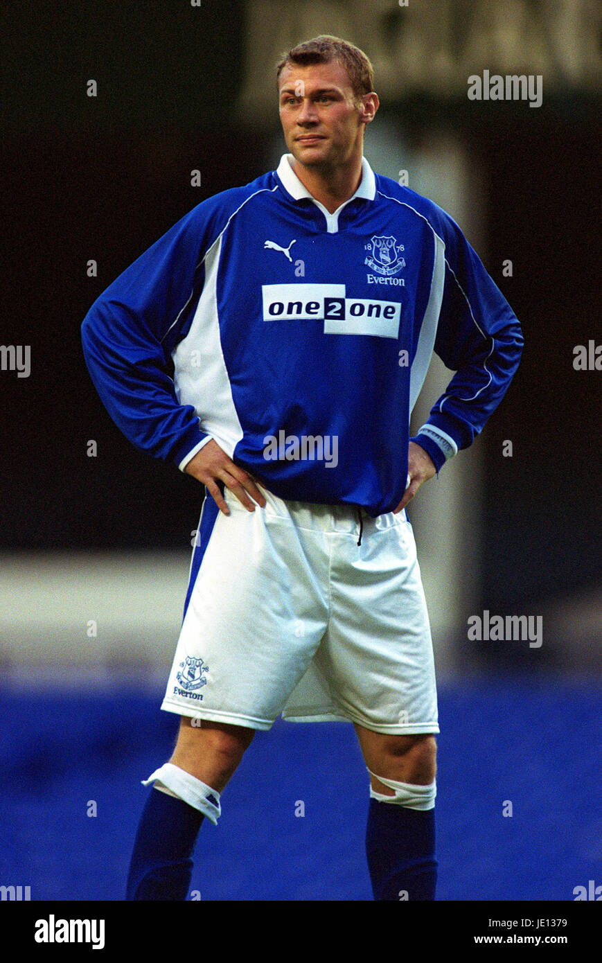 DUNCAN FERGUSON EVERTON FC GOODISON PARK 14 August 2001 Stock Photo - Alamy