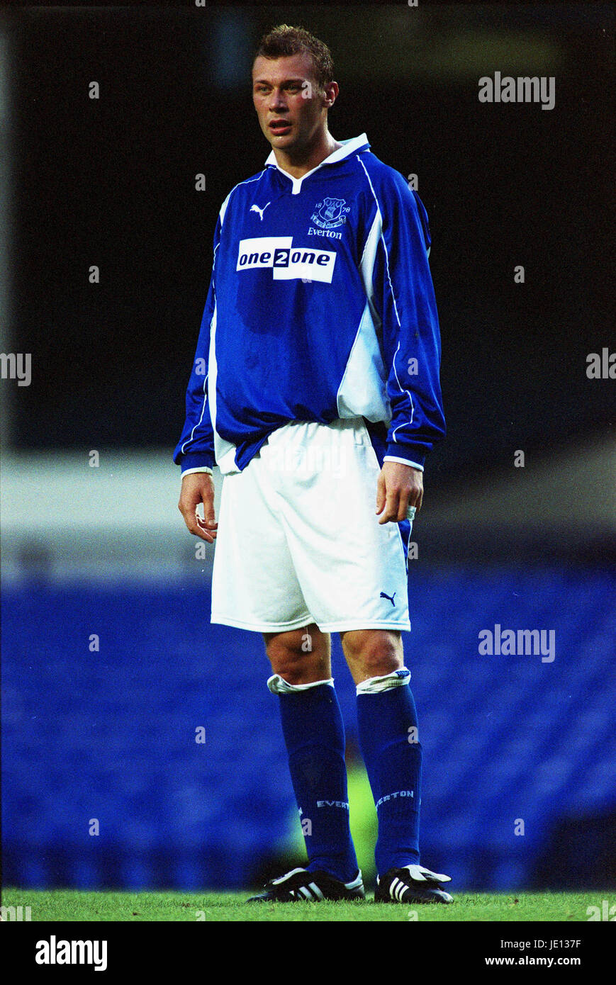 DUNCAN FERGUSON EVERTON FC GOODISON PARK 14 August 2001 Stock Photo - Alamy