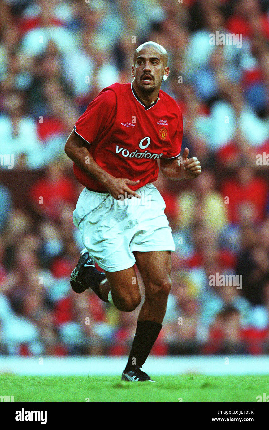 Veron manchester united 2001 hi-res stock photography and images - Alamy