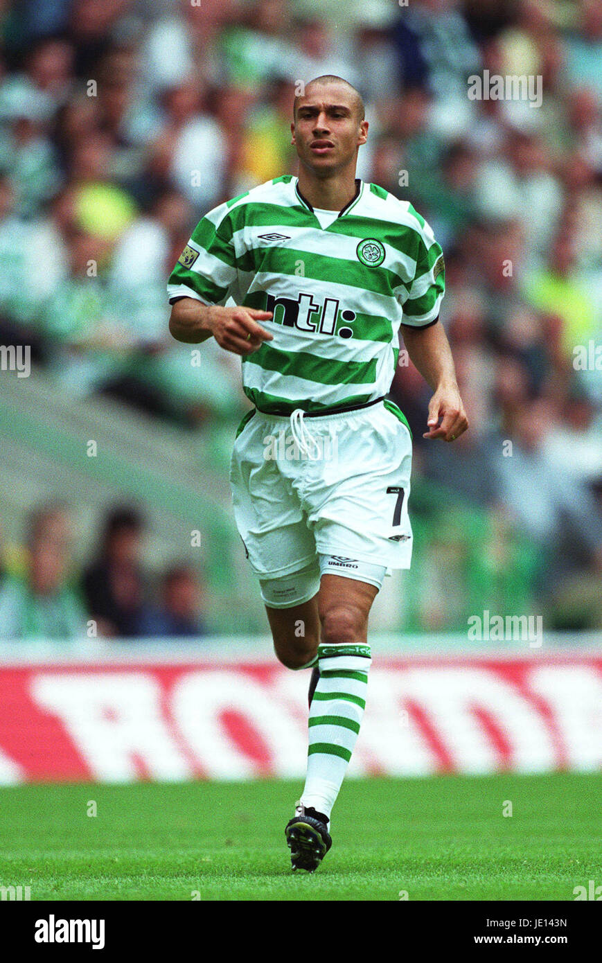 Henrik larsson celtic 2001 hi-res stock photography and images - Alamy