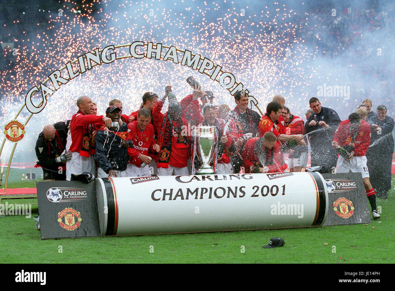 TEAM GROUP MANCHESTER UNITED FC OLD TRAFFORD MANCHESTER ENGLAND 05 May ...