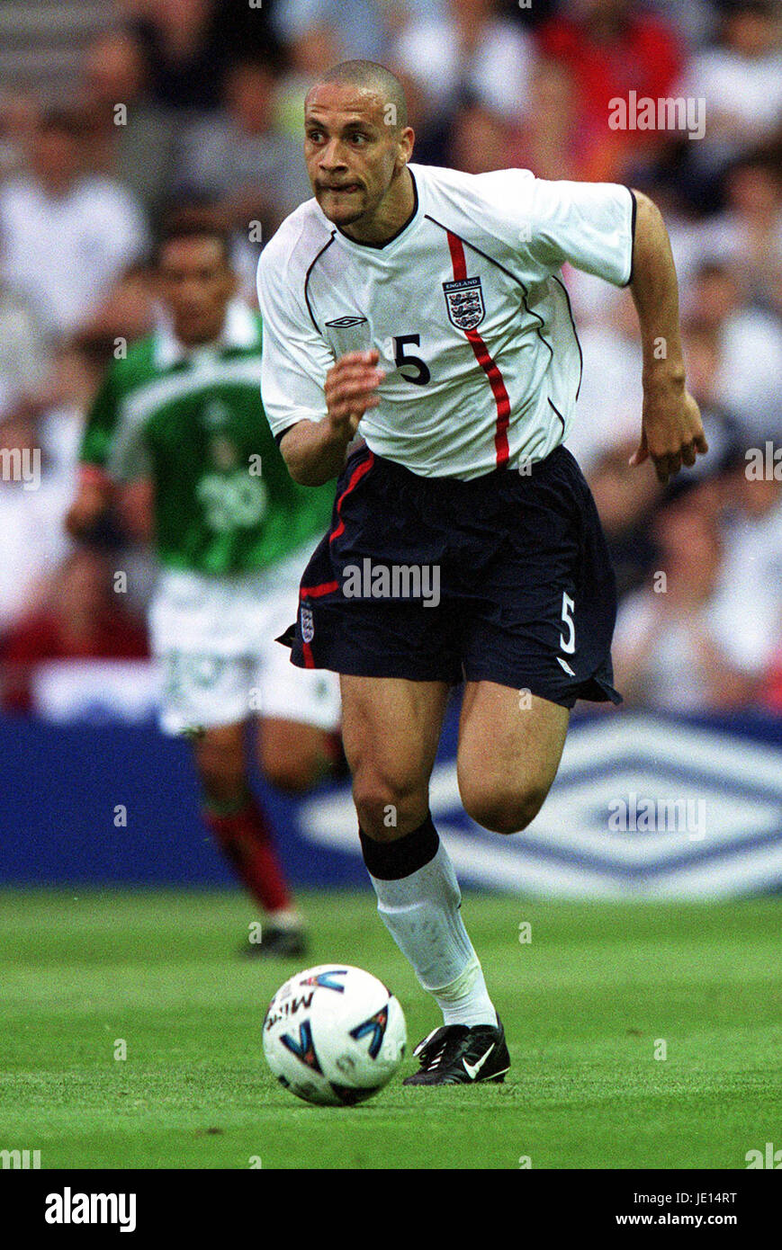 RIO FERDINAND ENGLAND & LEEDS UNITED FC PRIDE PARK DERBY ENGLAND 25 May ...