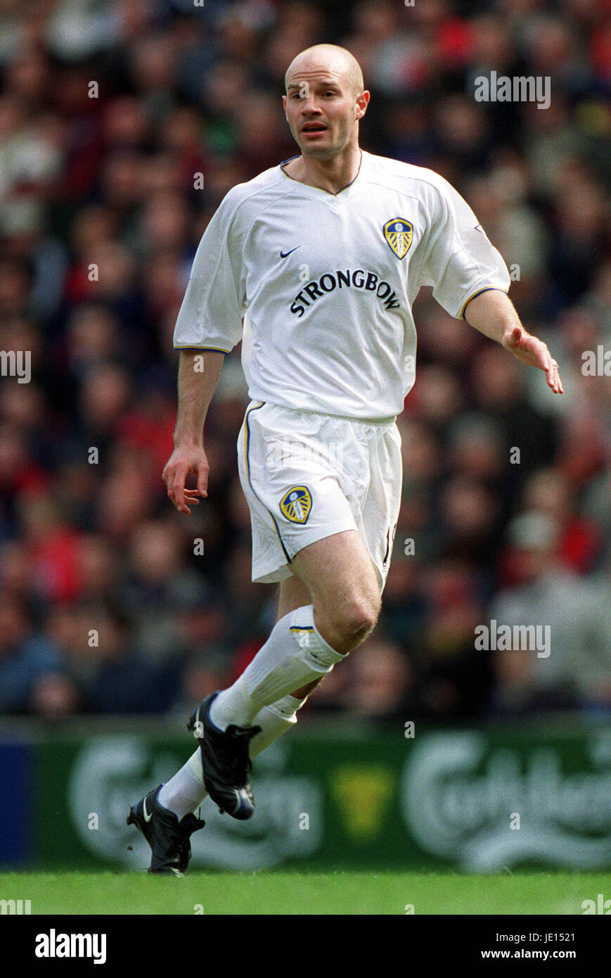 DANNY MILLS LEEDS UNITED FC ANFIELD LIVERPOOL 13 April 2001 Stock Photo ...