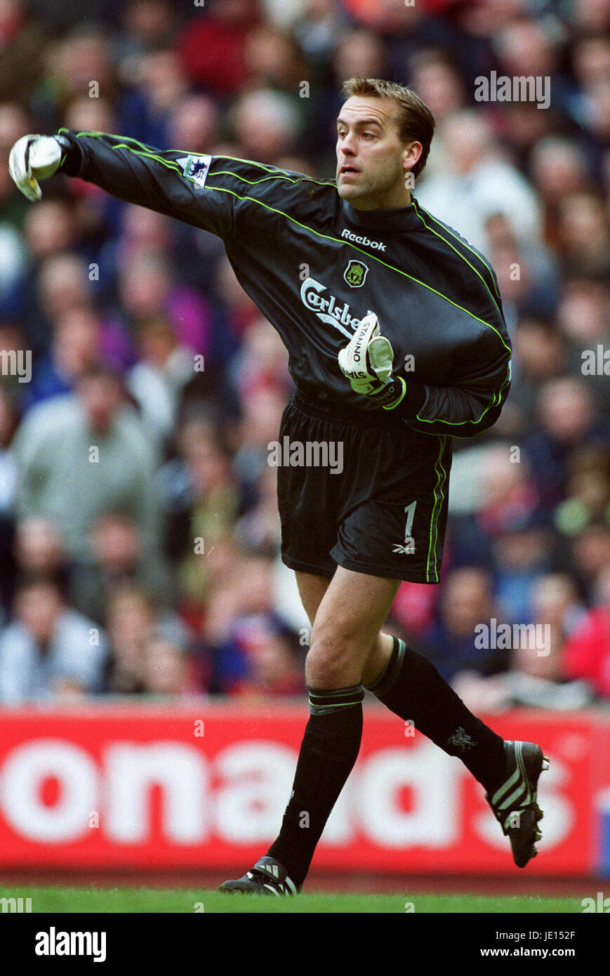 SANDER WESTERVELD LIVERPOOL FC ANFIELD LIVERPOOL 13 April 2001 Stock ...