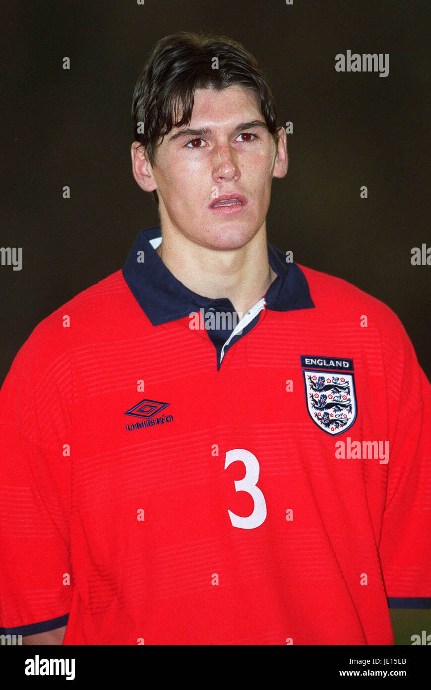 GARETH BARRY ENGLAND U21 & ASTON VILLA FC OAKLEY BARNSLEY ENGLAND 23 ...