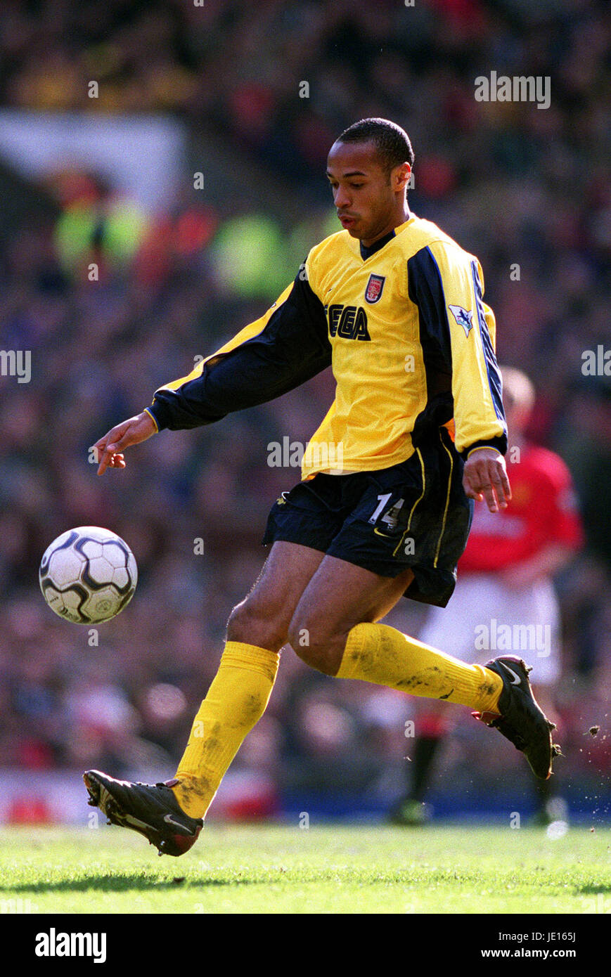 Thierry henry 2001 hi-res stock photography and images - Alamy