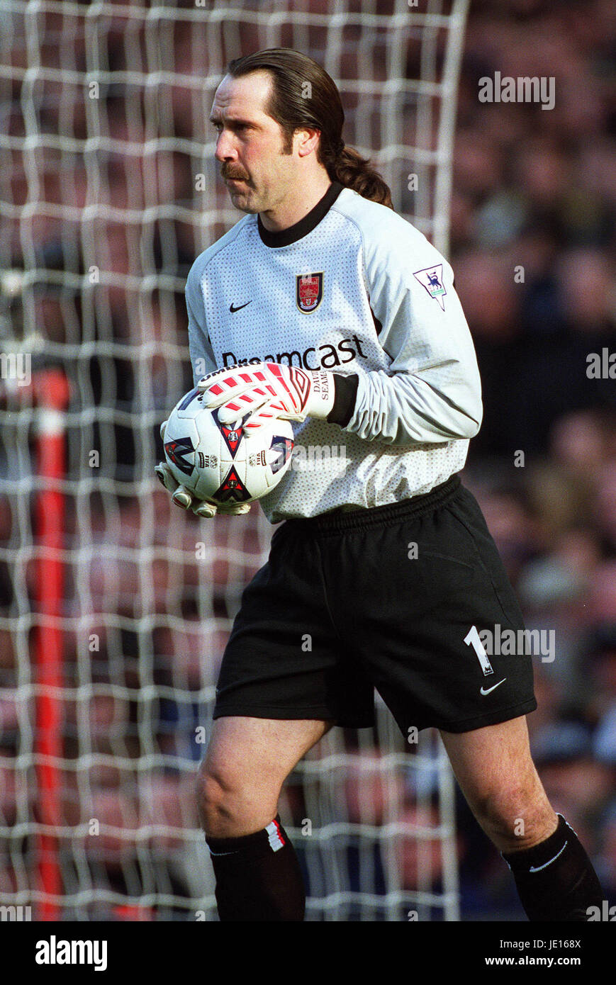 DAVID SEAMAN ARSENAL FC HIGHBURY LONDON 18 February 2001 Stock Photo ...