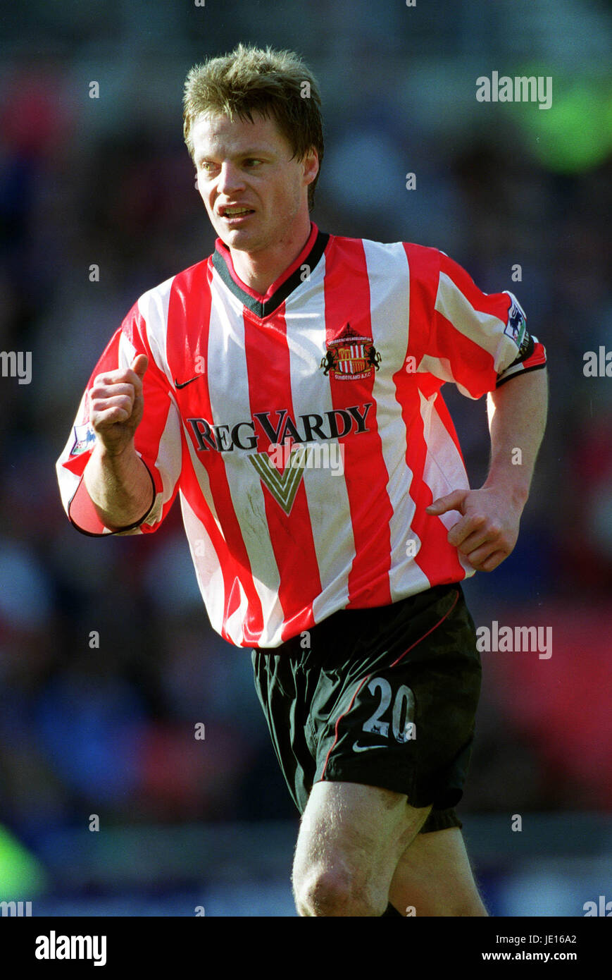 STEFAN SCHWARZ SUNDERLAND FC STADIUM OF LIGHT SUNDERLAND ENGLAND 17 ...