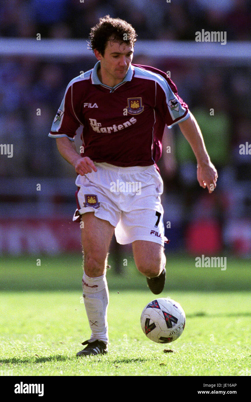 CHRISTIAN DAILLY WEST HAM UNITED FC STADIUM OF LIGHT SUNDERLAND ENGLAND ...