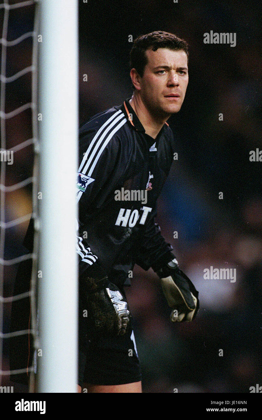 NEIL SULLIVAN TOTTENHAM HOTSPUR FC MANCHESTER ENGLAND MAINE ROAD ...