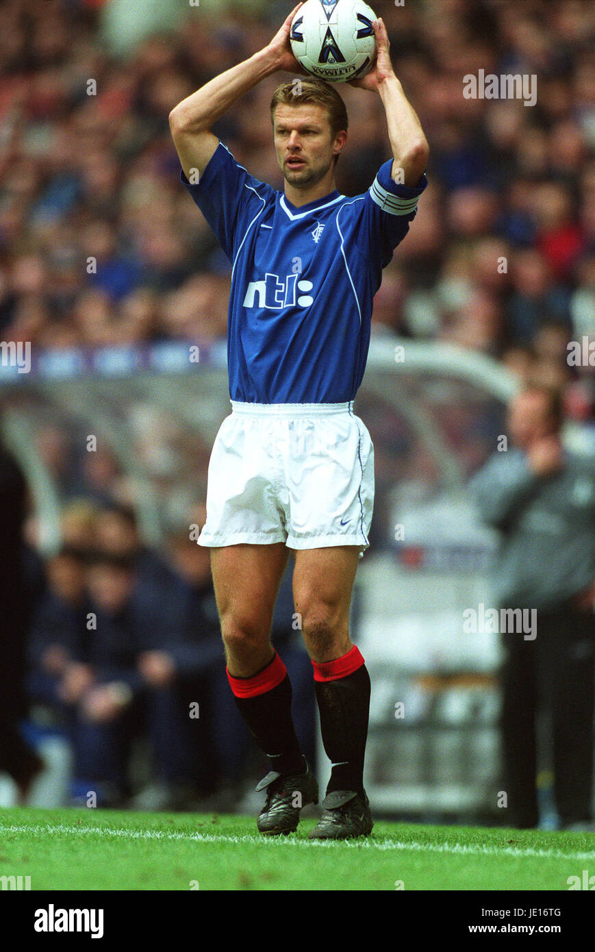 Throwing rangers hi-res stock photography and images - Alamy