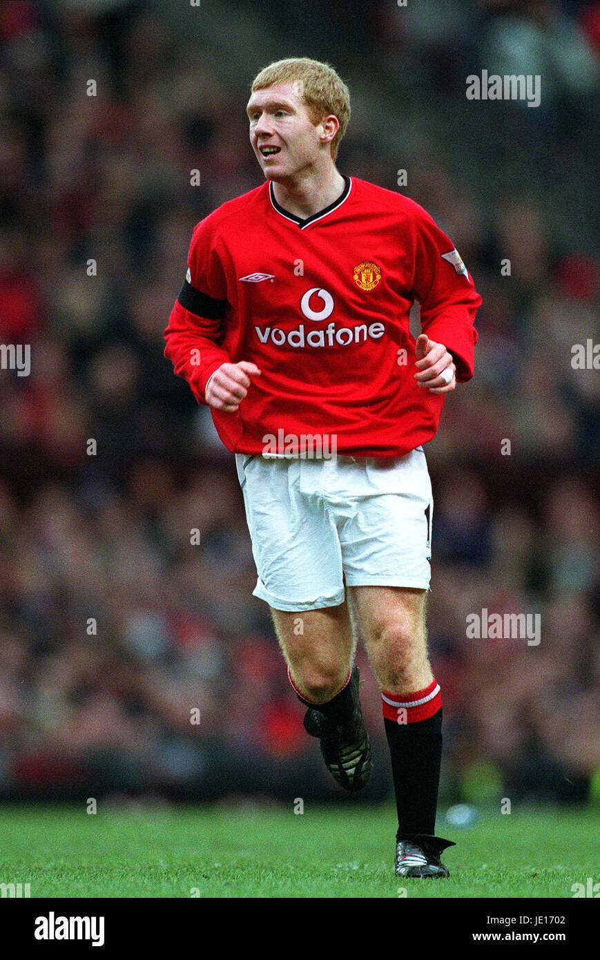 Paul scholes manchester united 2001 hi-res stock photography and images ...