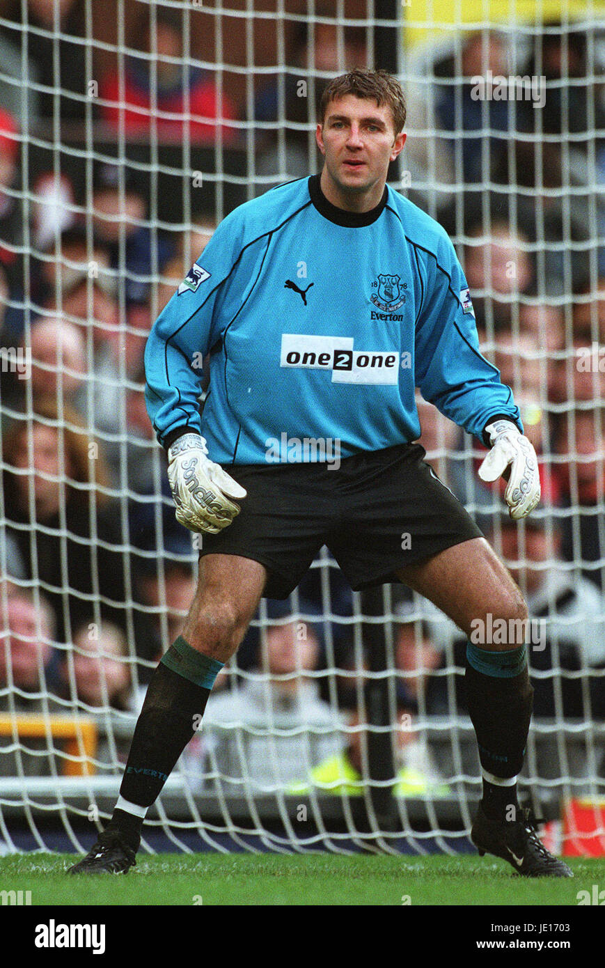 Paul gerrard everton hi-res stock photography and images - Alamy