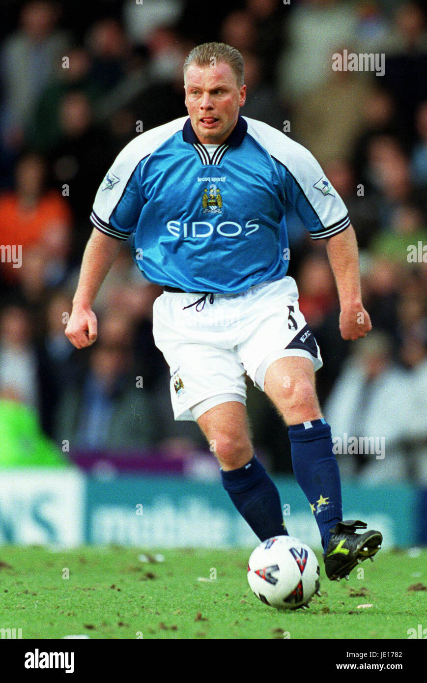 ANDY MORRISON MANCHESTER CITY FC MAINE ROAD STADIUM MANCHESTER ENGLAND ...