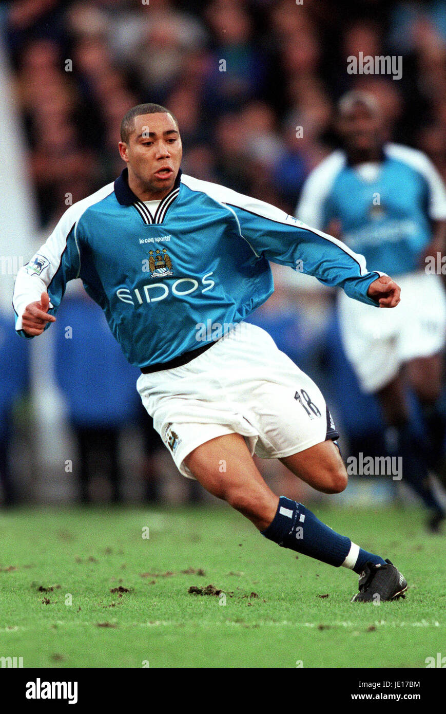 JEFF WHITLEY MANCHESTER CITY FC MAINE ROAD MANCHESTER ENGLAND 13 ...