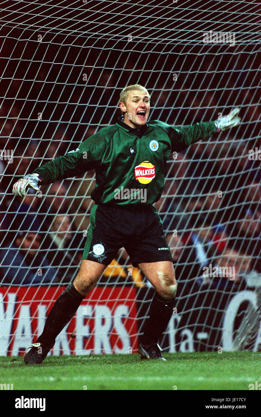 Simon royce hi-res stock photography and images - Alamy